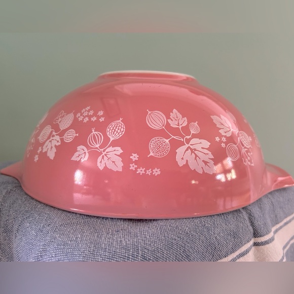Pyrex | Kitchen | Vintage Pyrex Pink Gooseberry Cinderella Bowl 444 ...